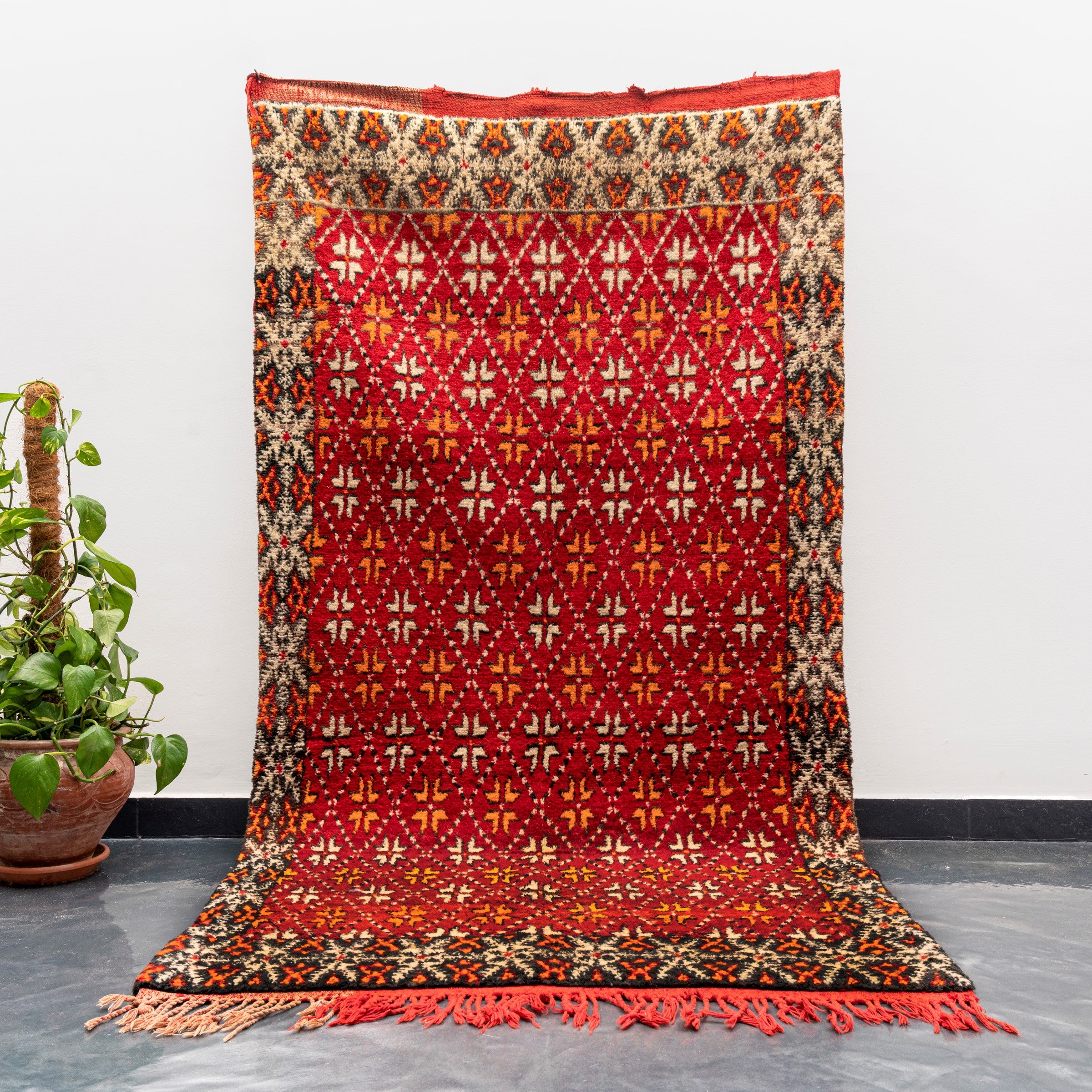 4x7 ft Large Handmade Amazigh Vintage Rug ⵜⴰⴼⵍⴻⵙⵜ. FREE SHIPPING – Dar Chi